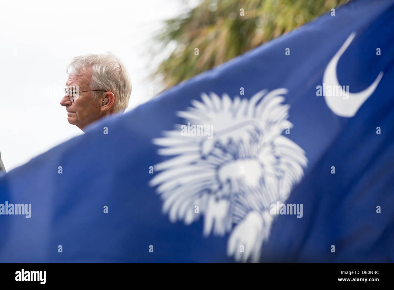Charleston Mayor Joe Riley framed by a South Carolina flag prepares to ...
