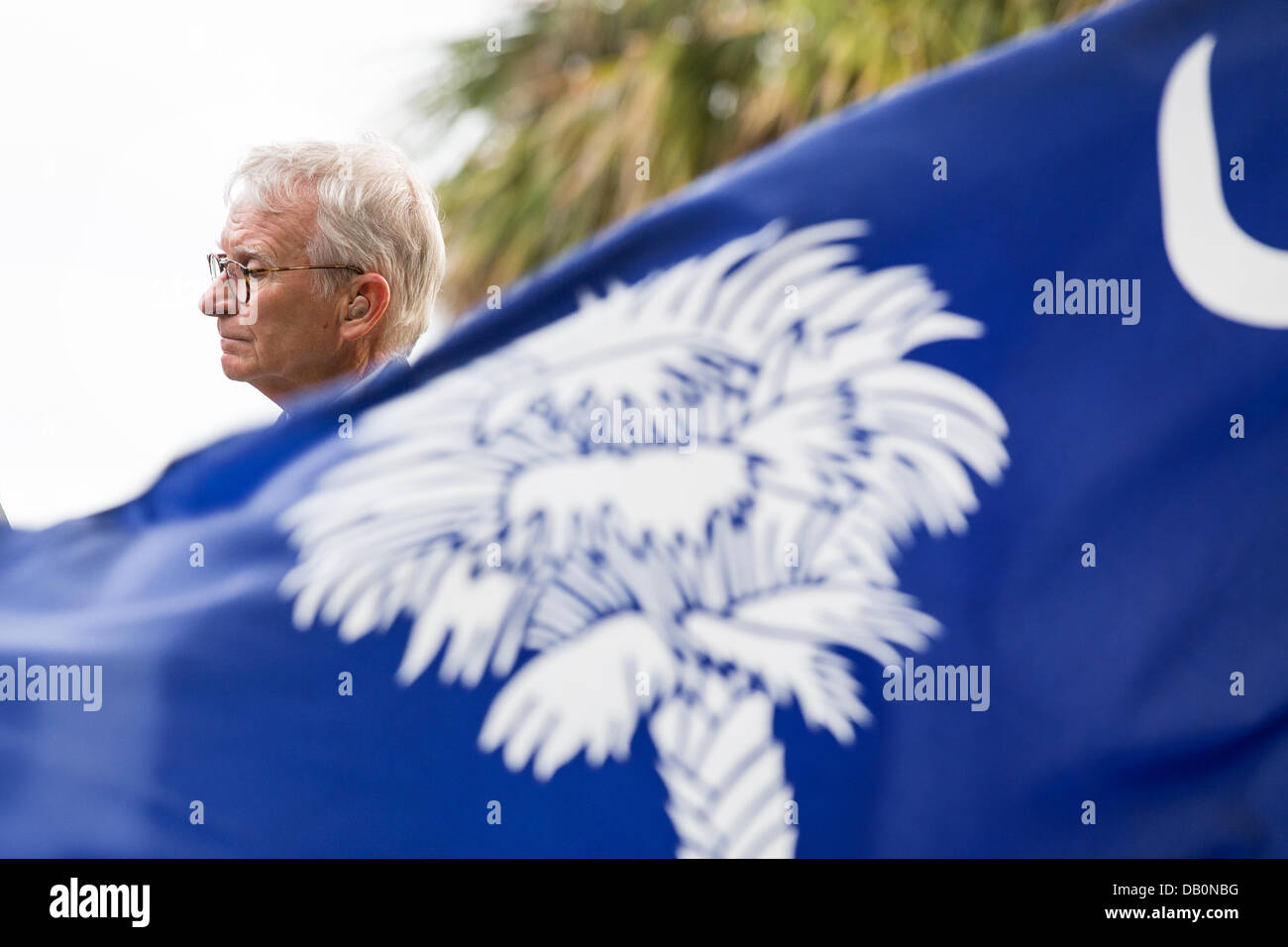 Charleston Mayor Joe Riley framed by a South Carolina flag prepares to ...