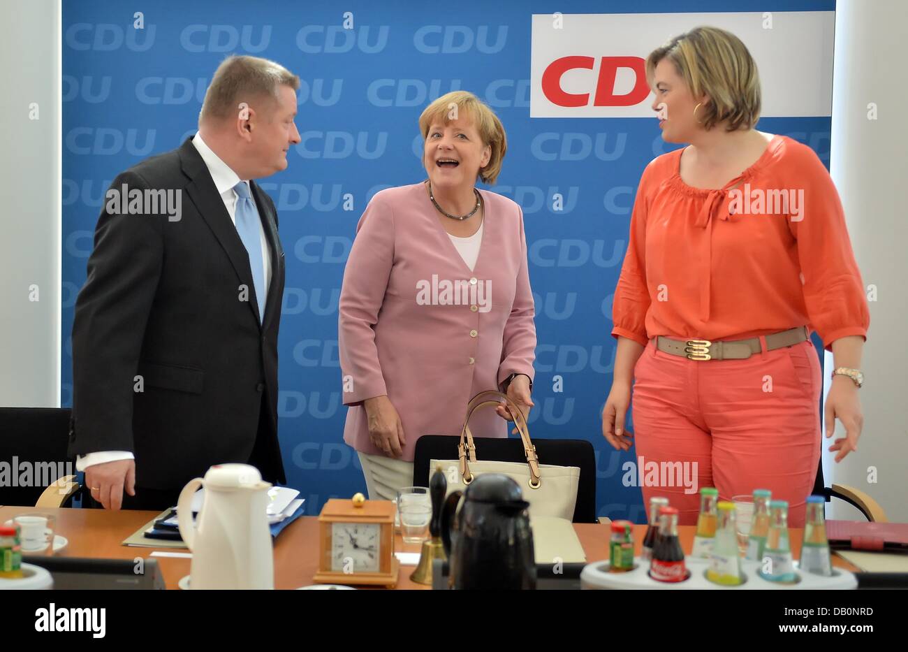 Laughing german chancellor angela merkel hi-res stock photography and ...