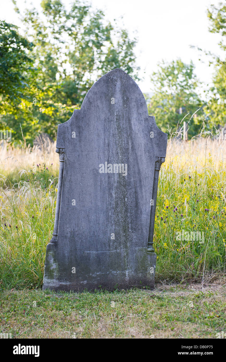 Blank tombstone hi-res stock photography and images - Alamy