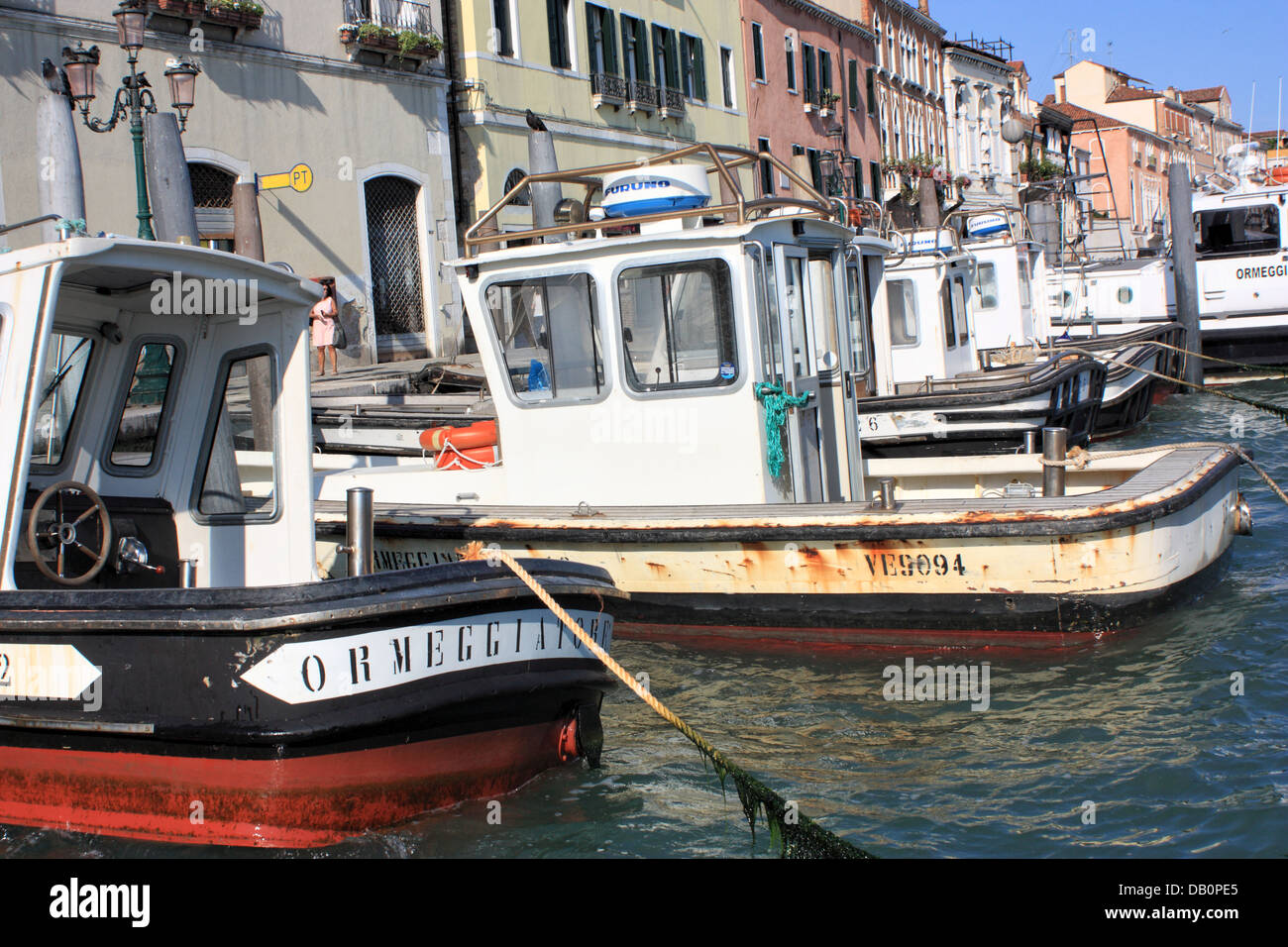 Pilot tender hi-res stock photography and images - Alamy