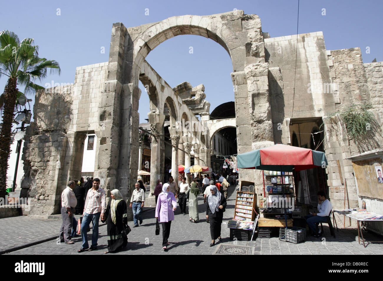 The picture shows the Souk Al-Hammidiye in an old part of Damaskus ...