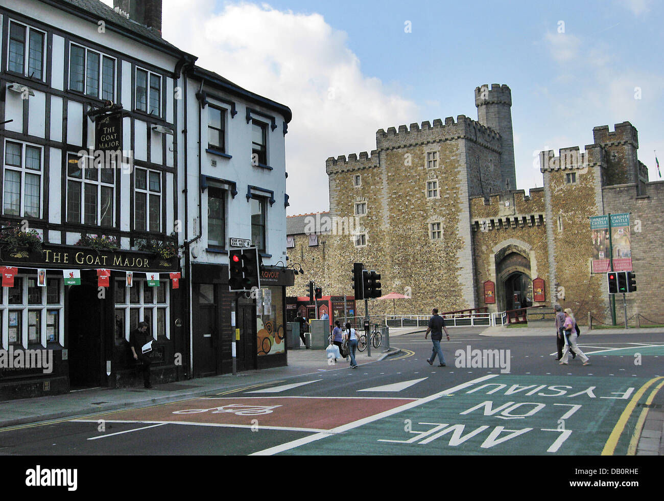 Cardiff pub street hi-res stock photography and images - Alamy