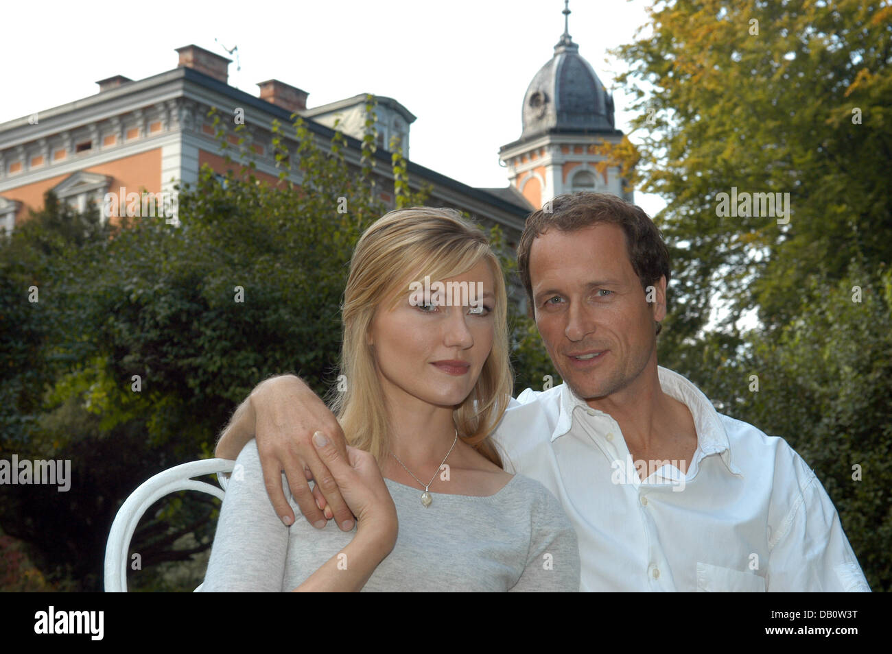 German actors Markus Knuefgen as Fabian Lehner (R) and Johanna ...