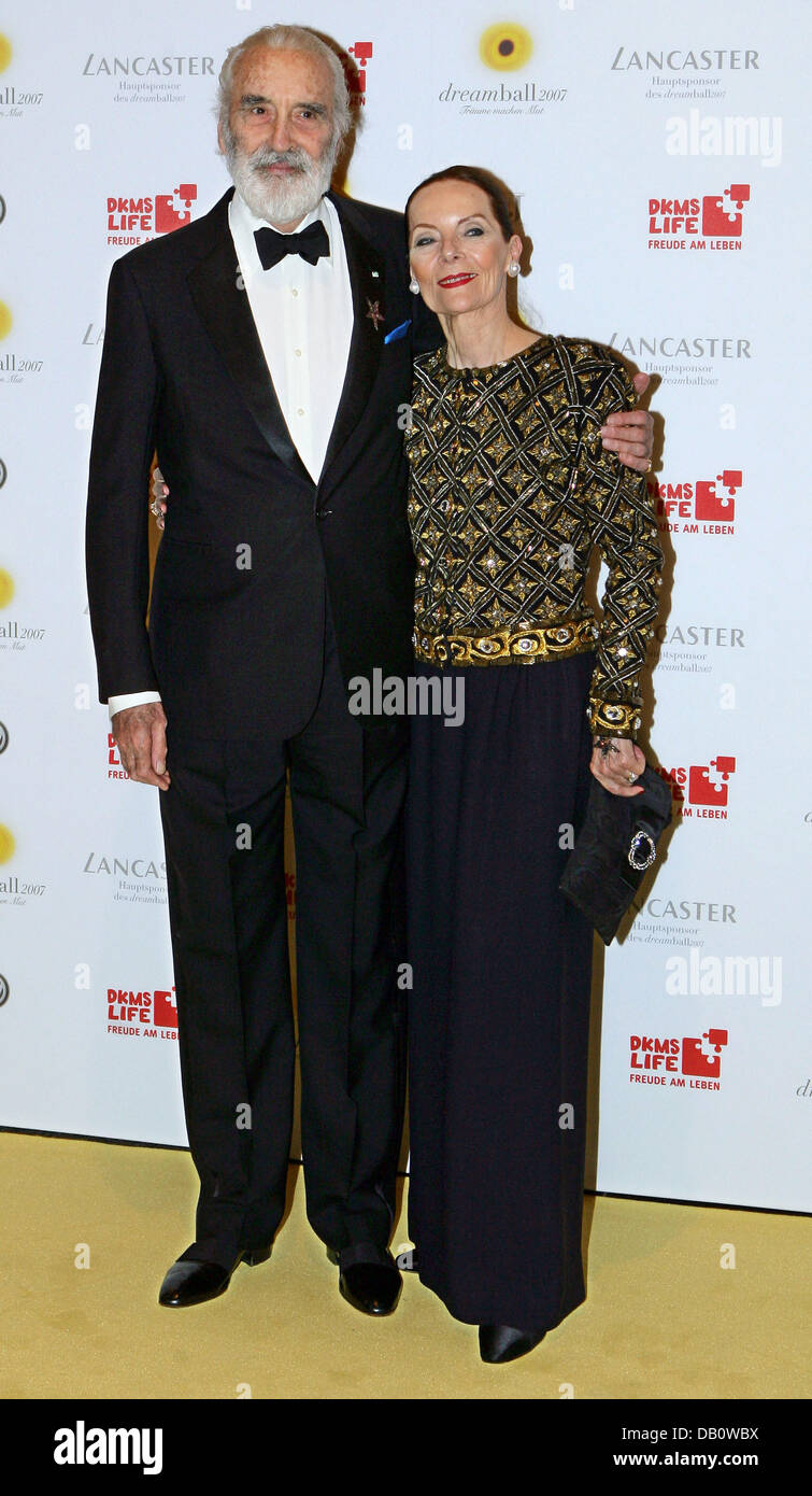 Christopher lee wife gitte lee hi-res stock photography and images - Alamy