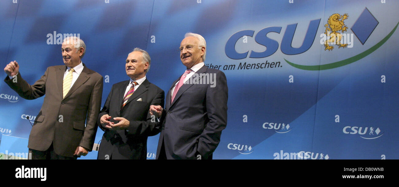 (L-R) Guenther Beckstein, incoming Bavarian Prime Minister, Erwin Huber ...