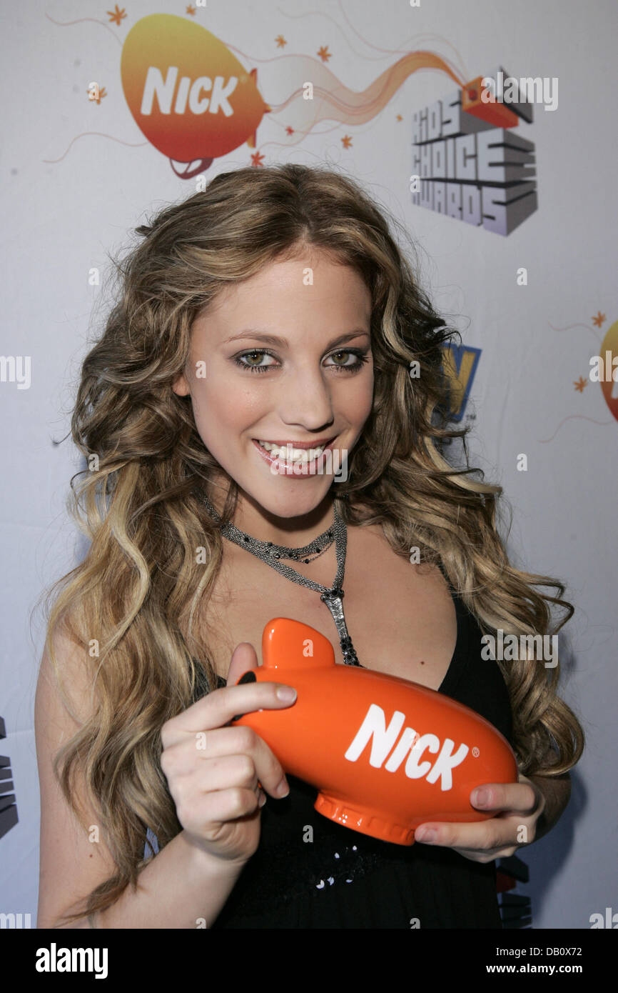 Singer LaFee poses with her Kids Choice Award for 'favourite singer' at ...