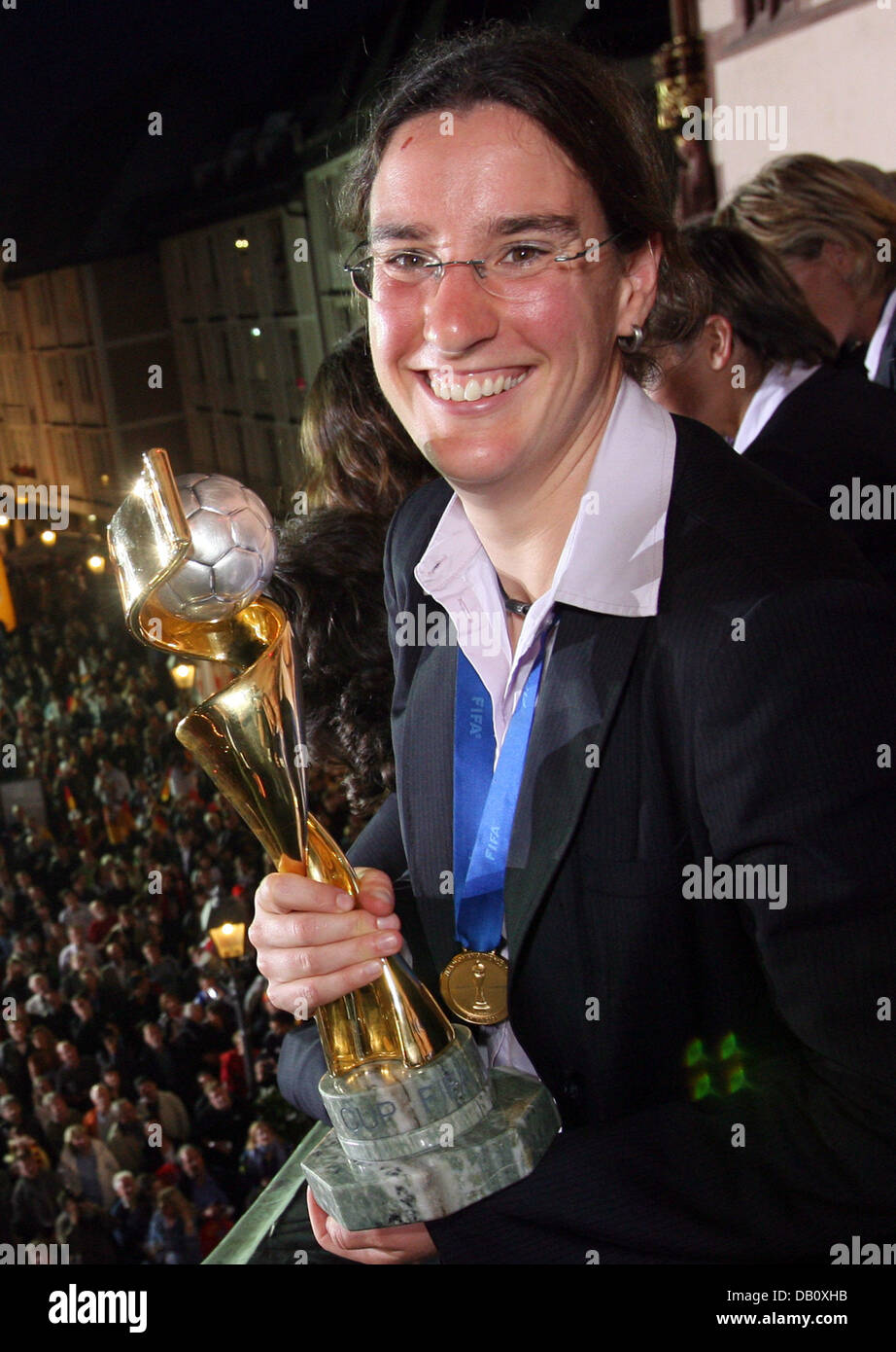 German national team skipper Birgit Prinz cheers with the FIFA Women's ...