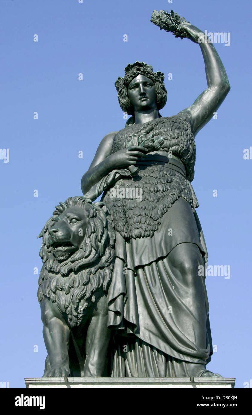 The 'Bavaria' sculpture on Munich's 'Theresienwiese' square, Germany ...