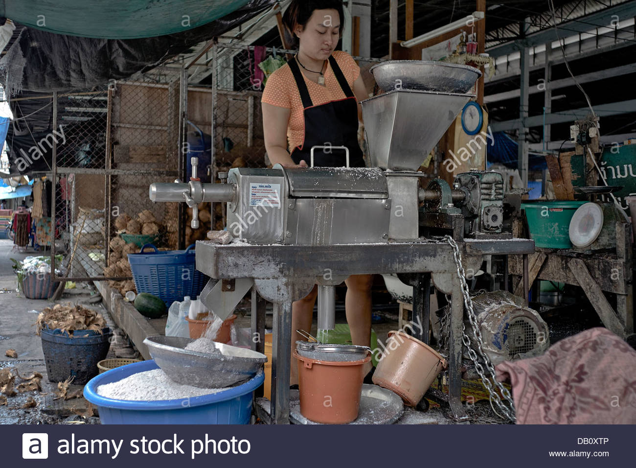 Grinding Machine Operator Stock Photos & Grinding Machine Operator ...