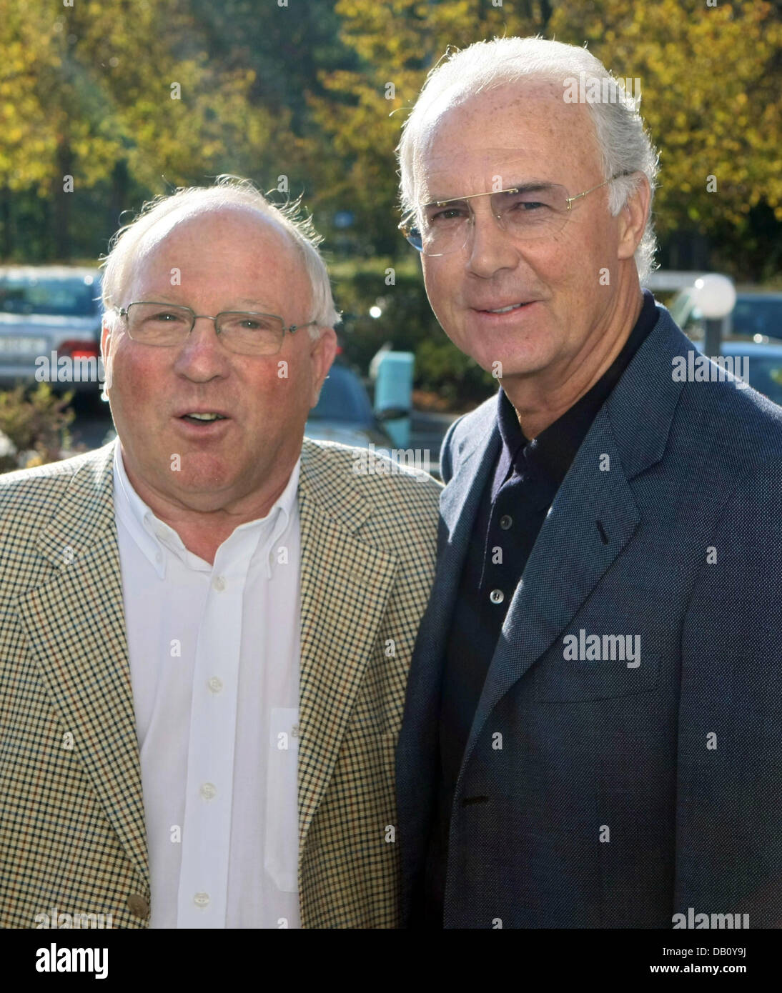 The soccer idols and honorary captains of the German Football ...