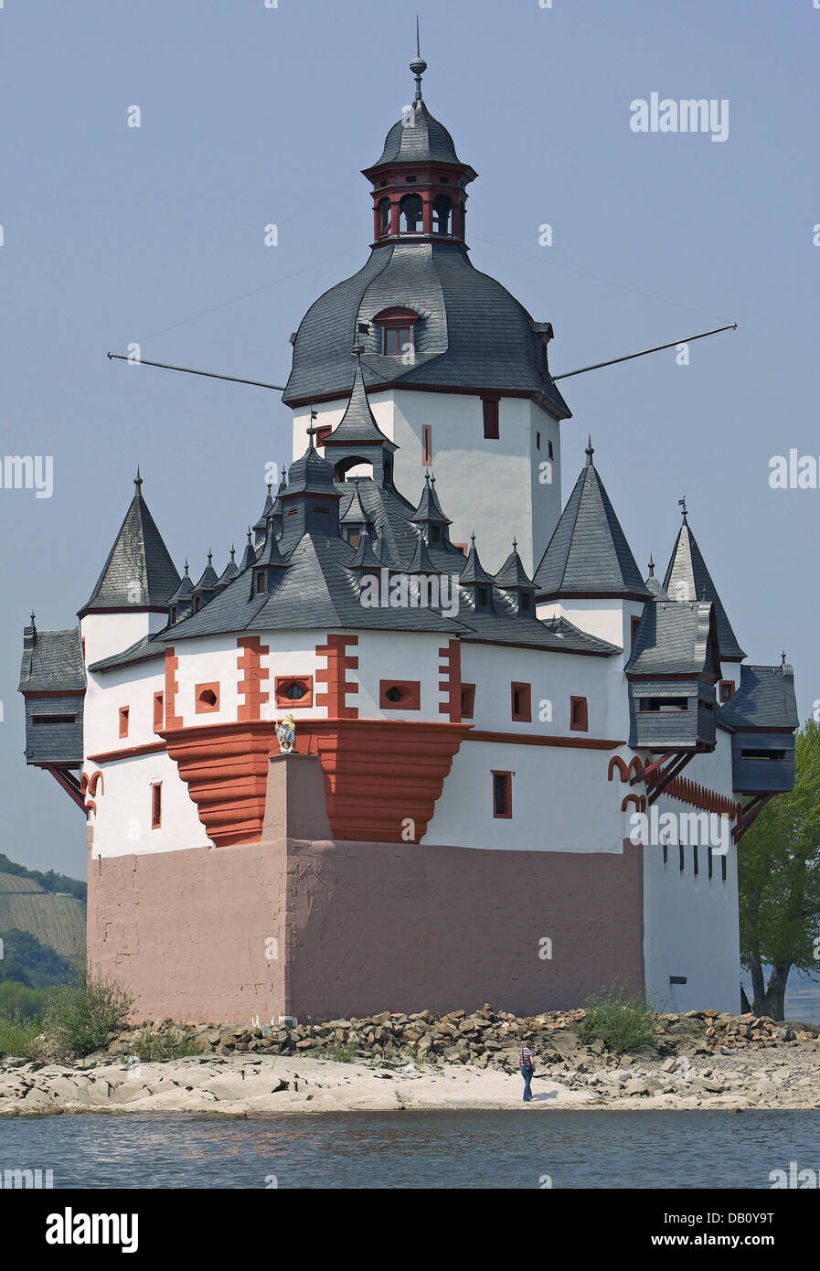 The picture shows Pfalzgrafenstein Castle in Kaub at the River Rhine ...