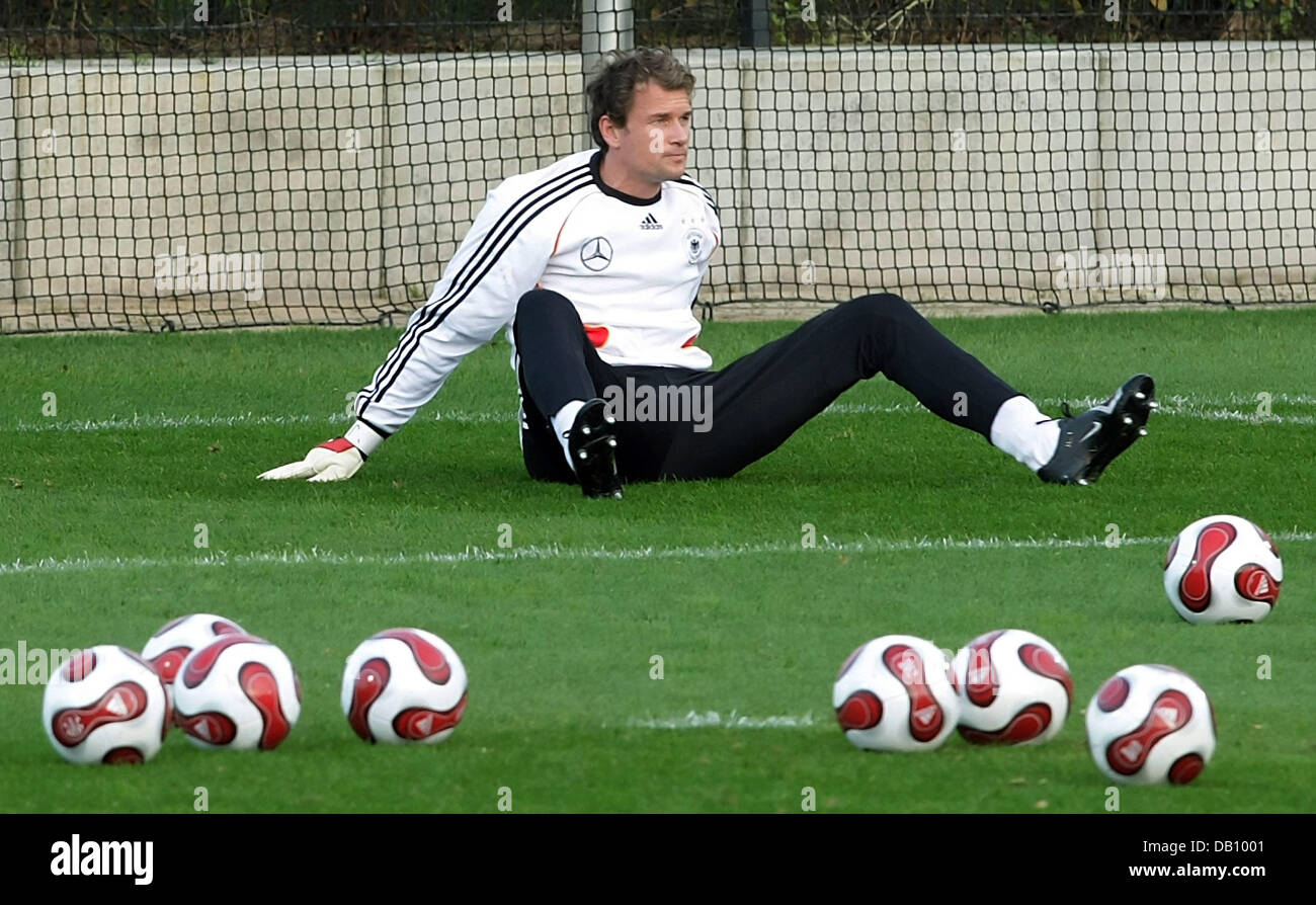 German national team goalie Jens Lehmann pictured during the training ...