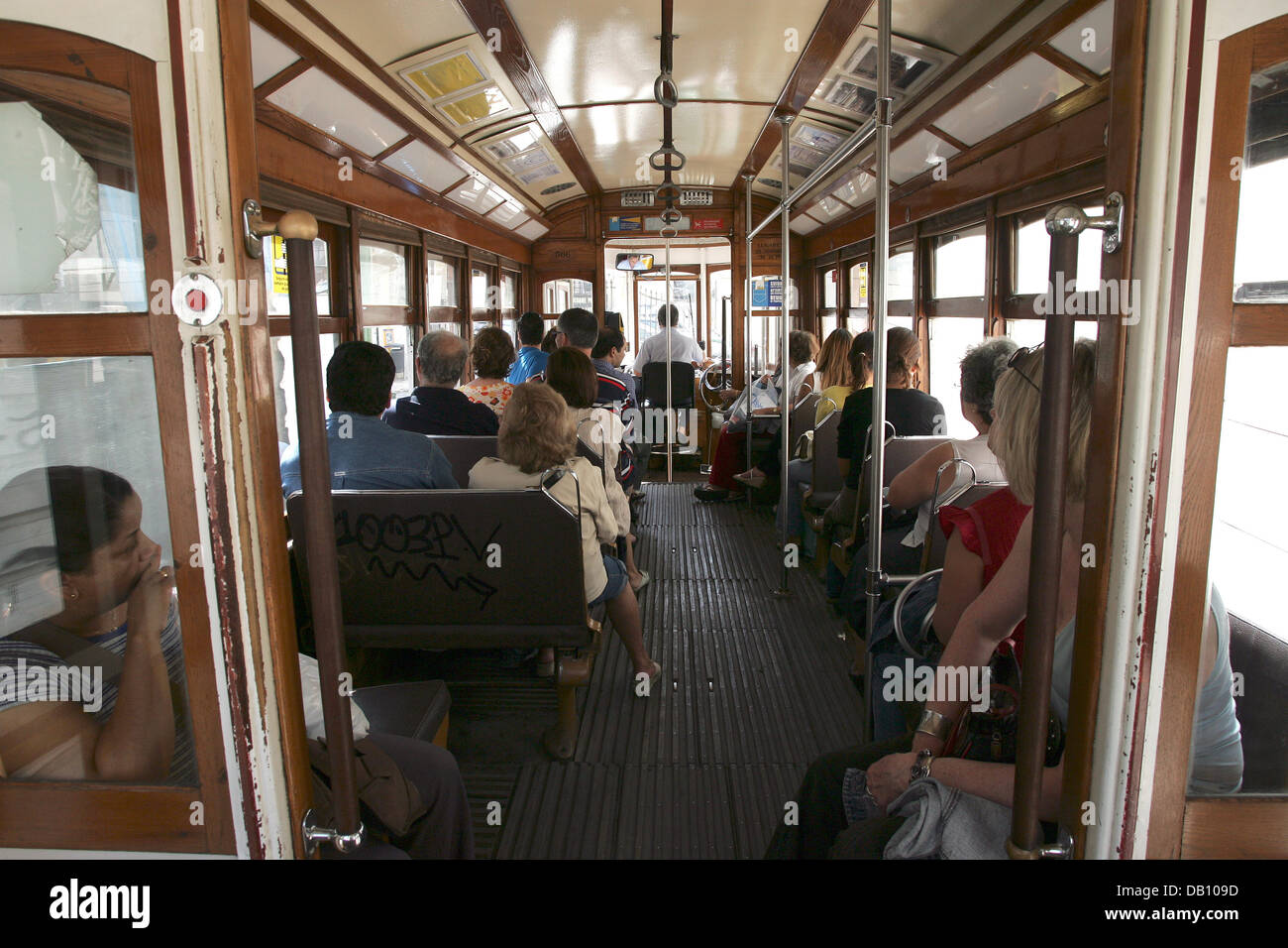 The picture shows the interior of one of the famous yellow cable cars ...