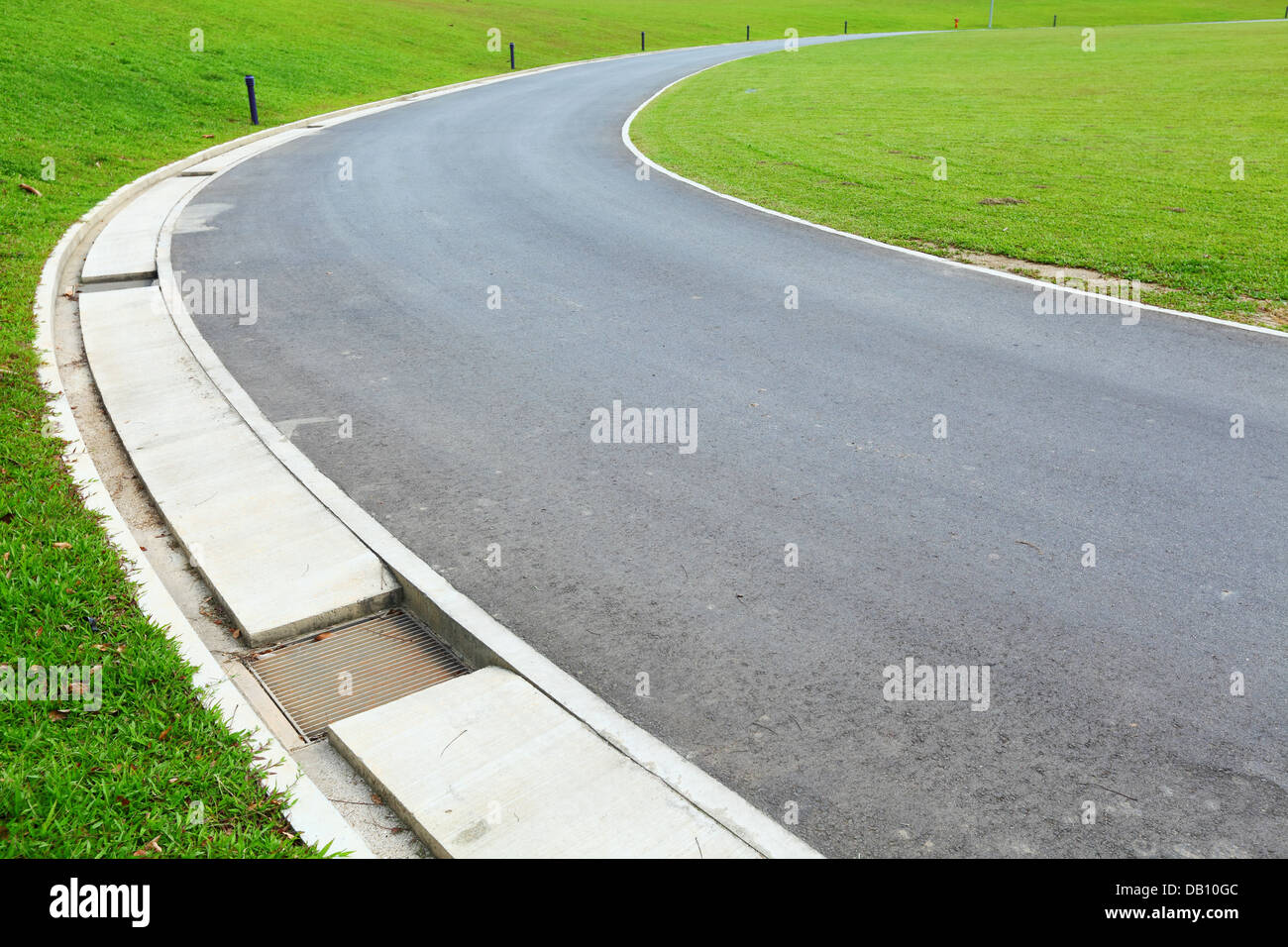 Golf cart trail hi-res stock photography and images - Alamy