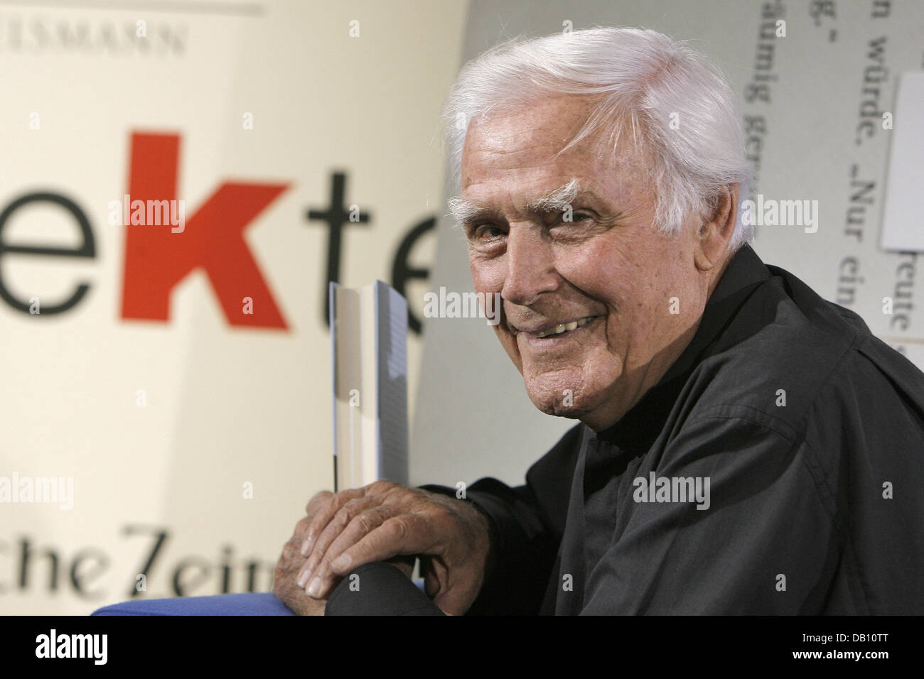 German actor and entertainer hi-res stock photography and images - Alamy