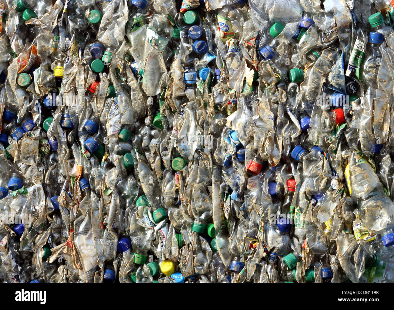 Shredded plastic bottles hi-res stock photography and images - Alamy