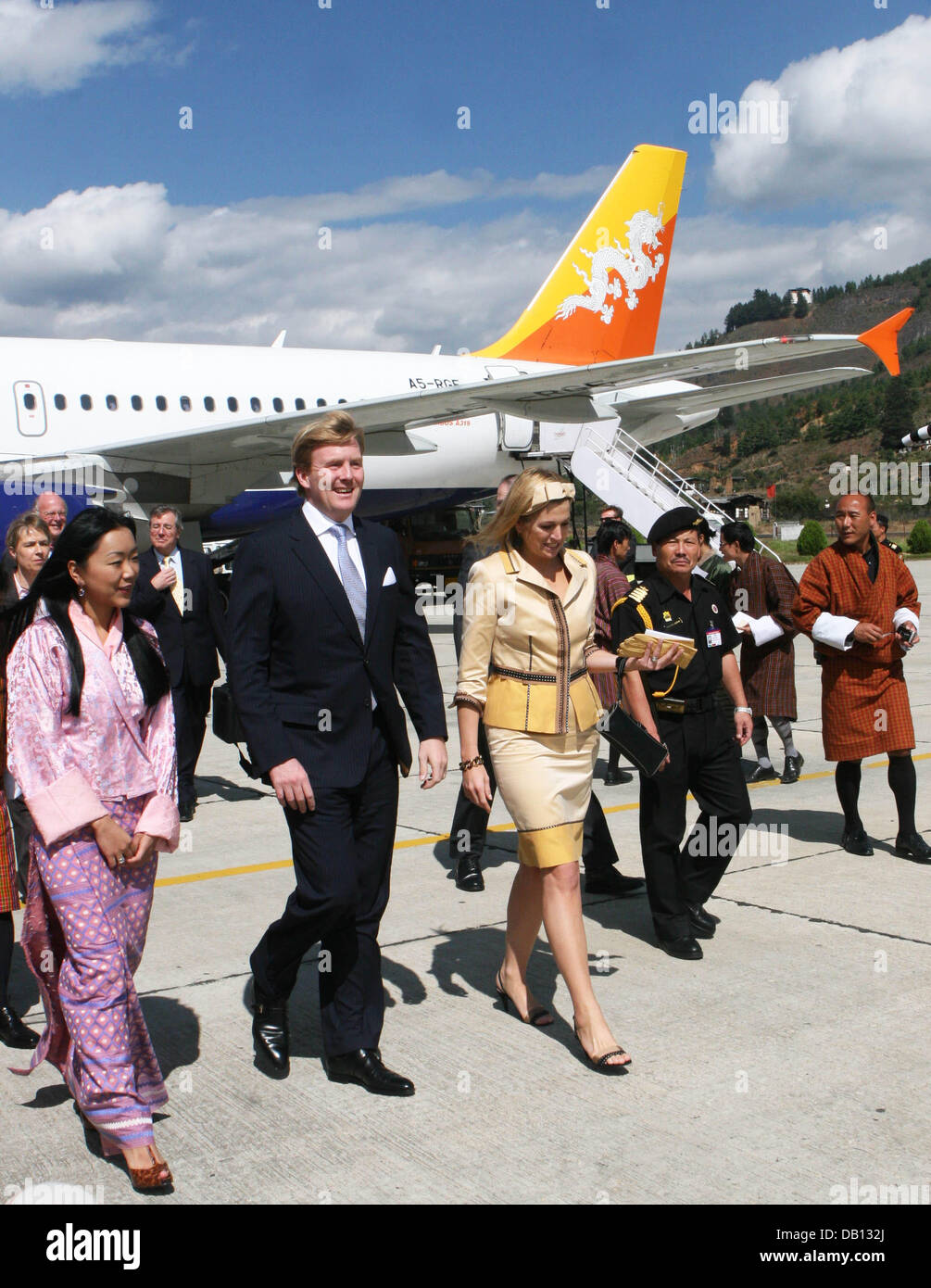 HRH Princess Ashi Sonam Dechen Wangchuck (L) receives Crown Prince Willem-Alexander (2-L) and ...