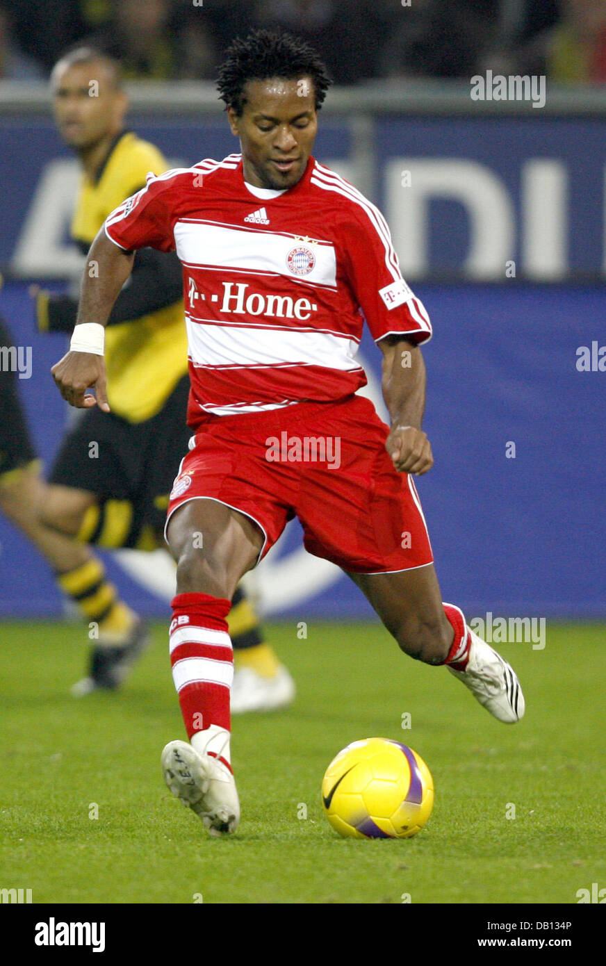 Bayern Munich?s Brazilian player Ze Roberto is pictured in action ...