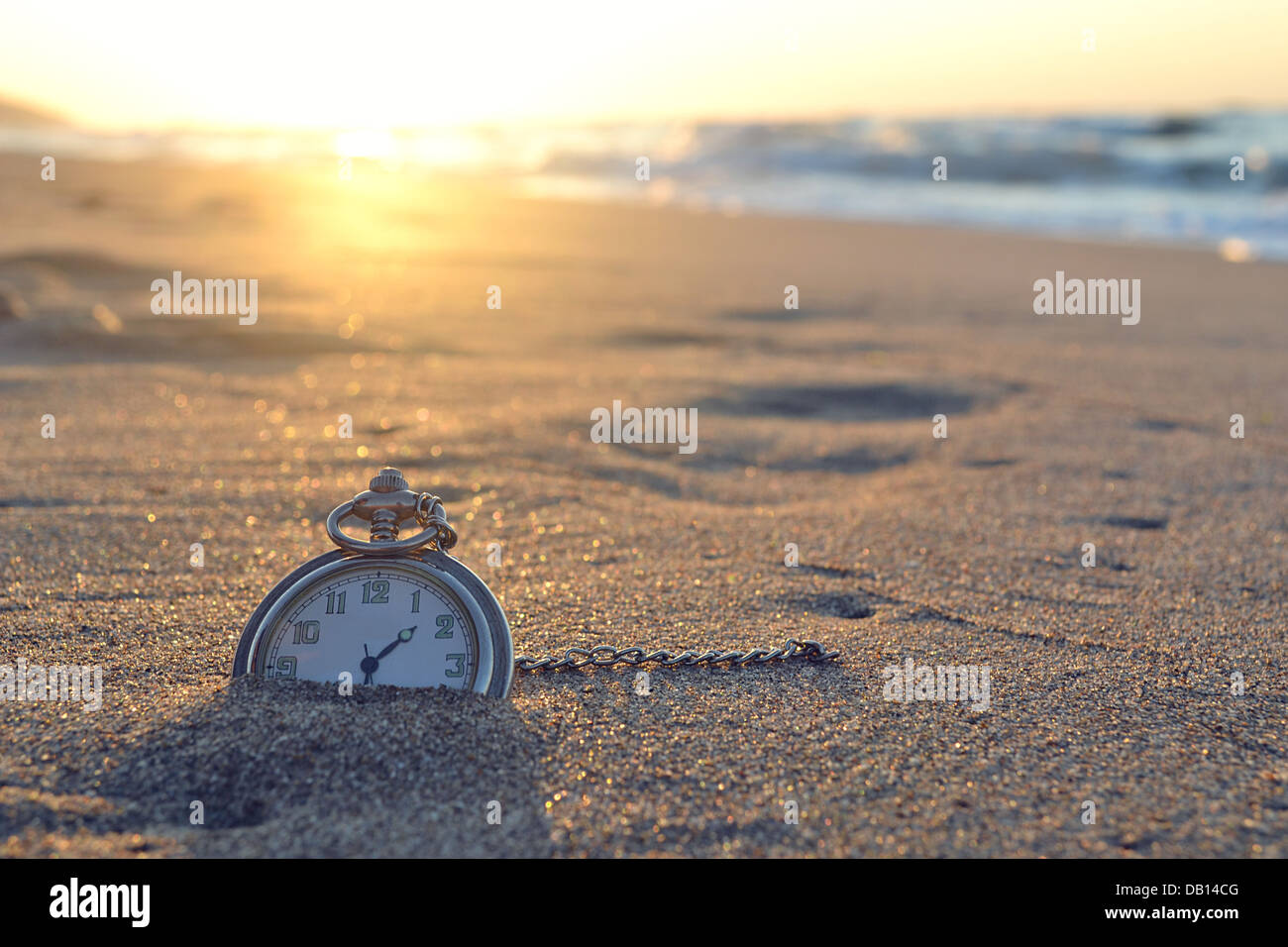 Time clock hi-res stock photography and images - Alamy