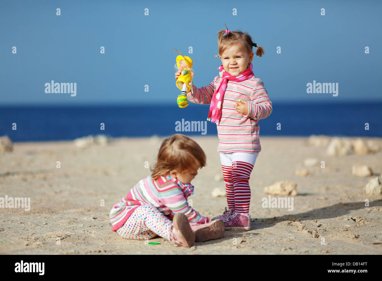 Child at the beach Stock Photo - Alamy