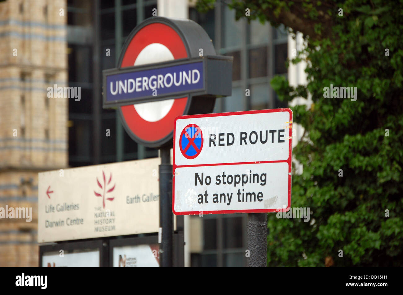 (dpa file) The file picture dated May 2006 shows signs indicating the ...