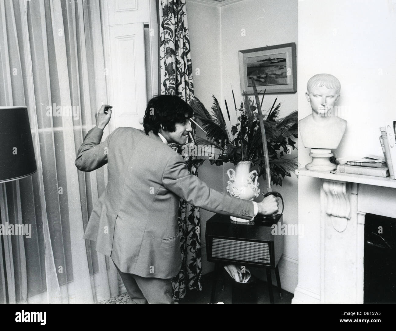 CAT STEVENS (Yusuf islam) English pop singer at his London home in ...