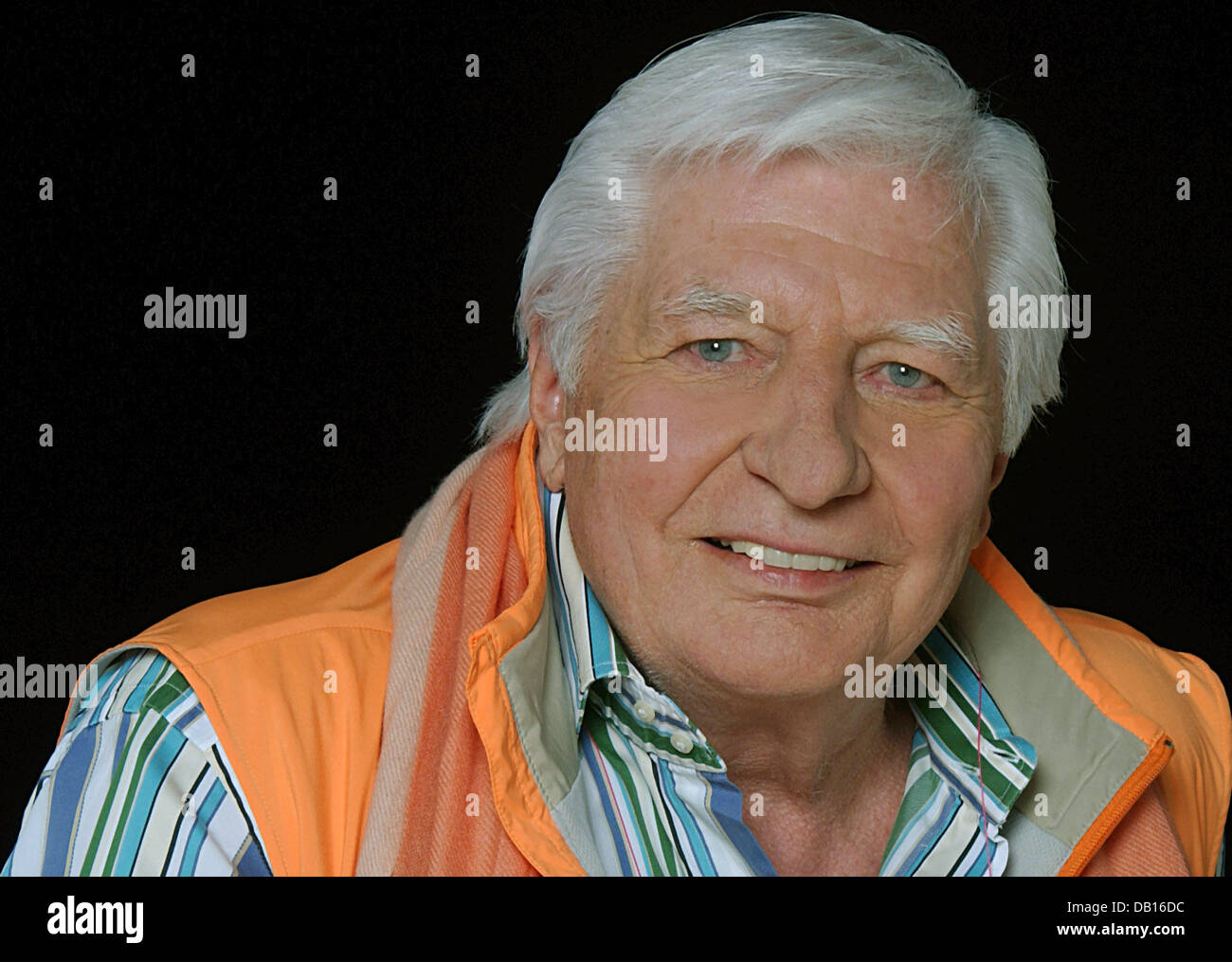 Photographer, documentary filmer and art collector Gunter Sachs smiles ...