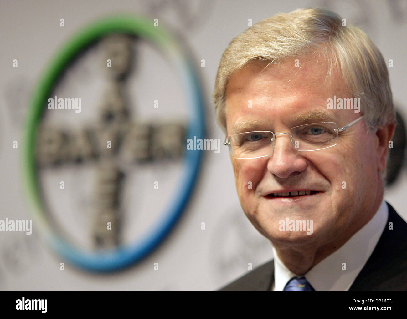 Bayer-CEO Werner Wenning presents business numbers in Leverkusen ...