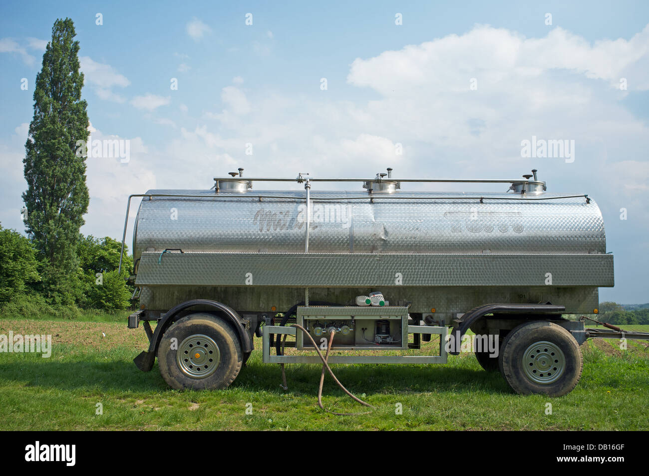 Milk tanker hi-res stock photography and images - Alamy