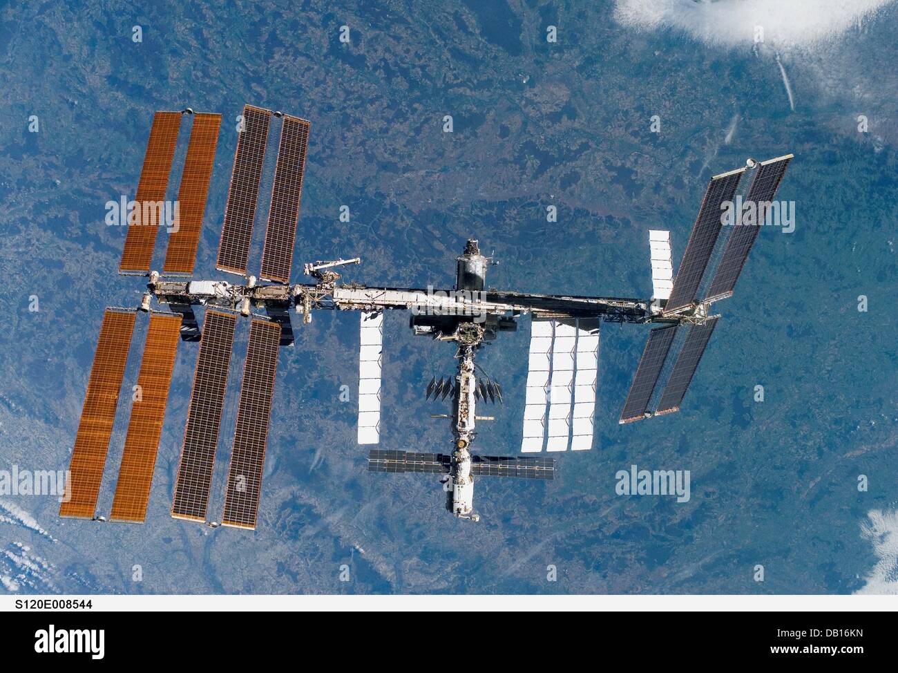 Space shuttle after landing hi-res stock photography and images - Alamy