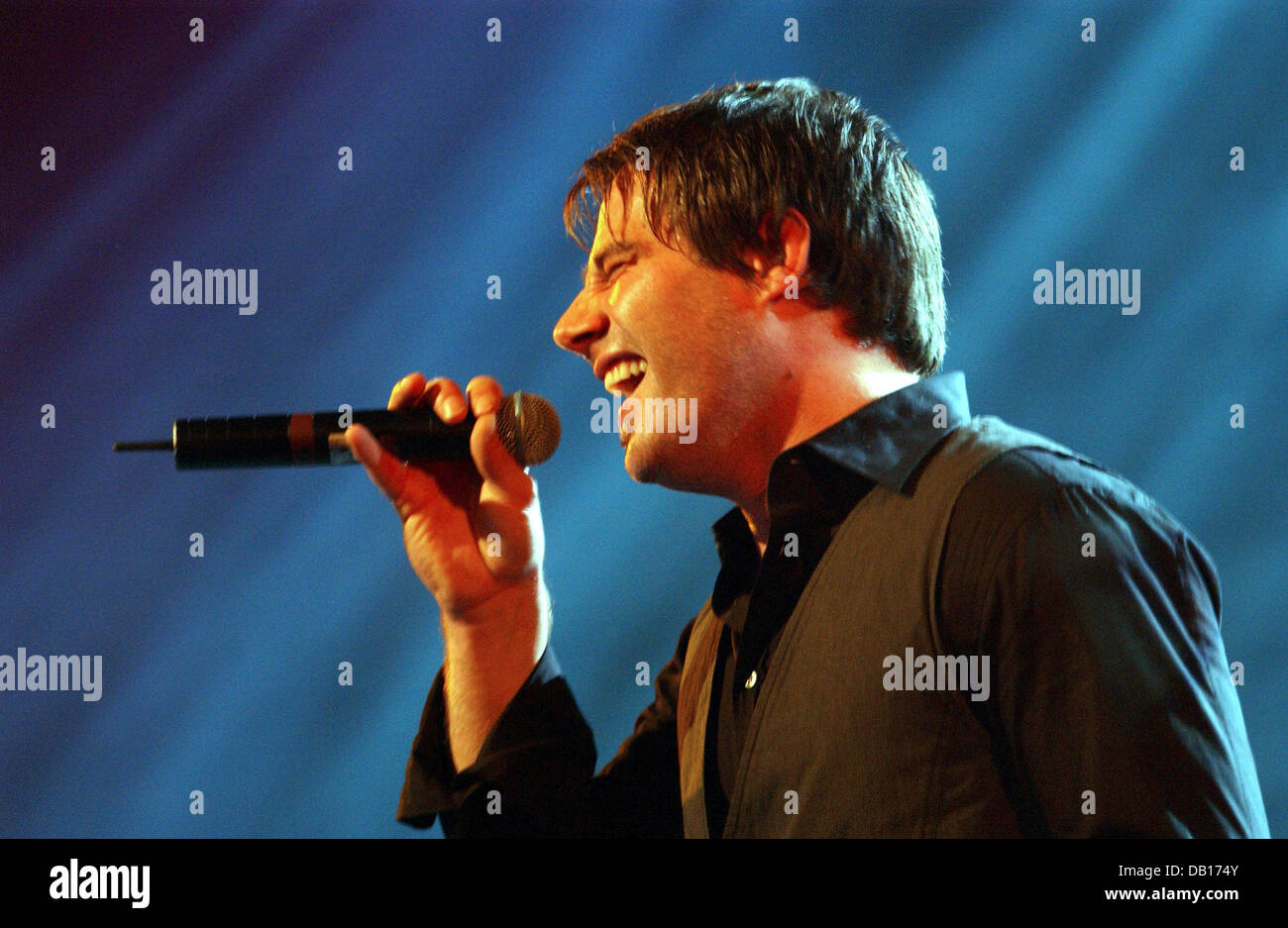 Singer sasha hi-res stock photography and images - Alamy
