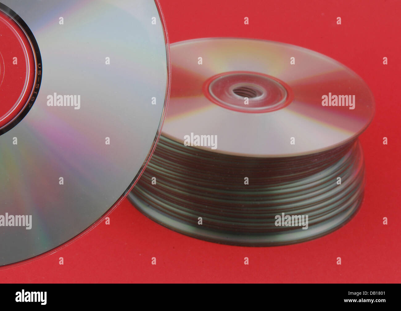 Blank CDs pictured in Straubing, Germany, 13 November 2007. Photo ...