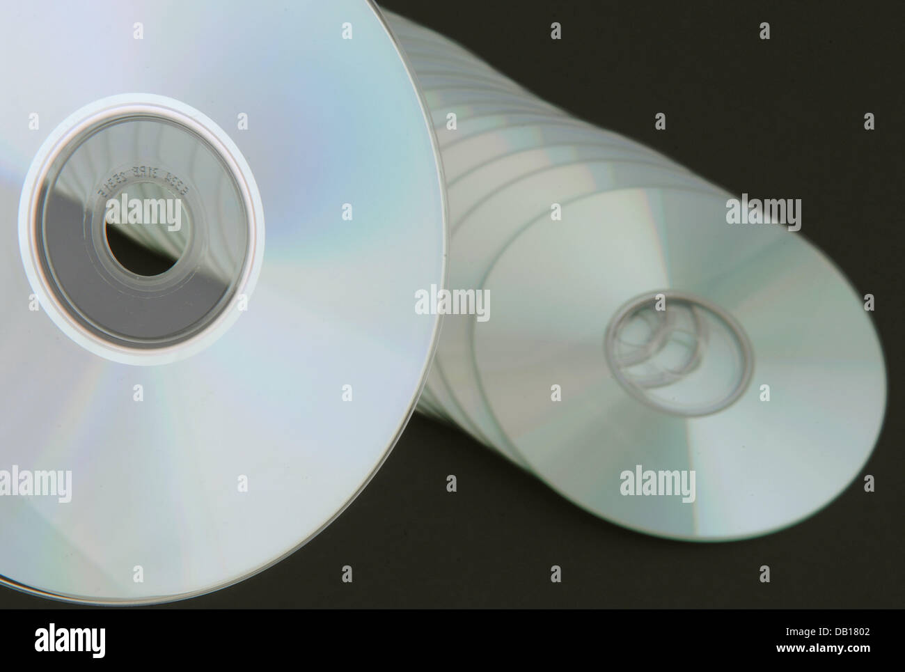 Blank CDs pictured in Straubing, Germany, 13 November 2007. Photo ...