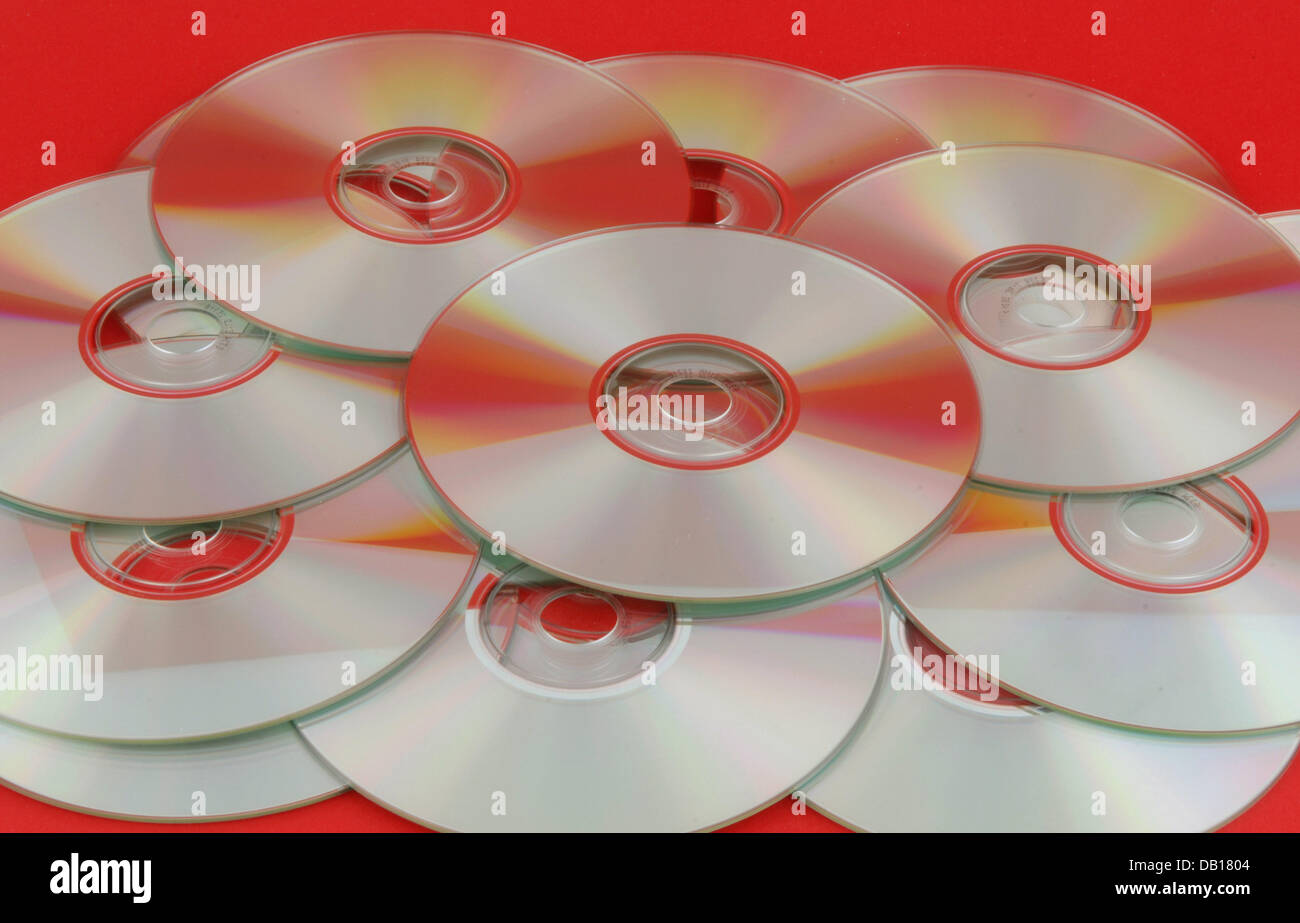 Blank CDs pictured in Straubing, Germany, 13 November 2007. Photo ...