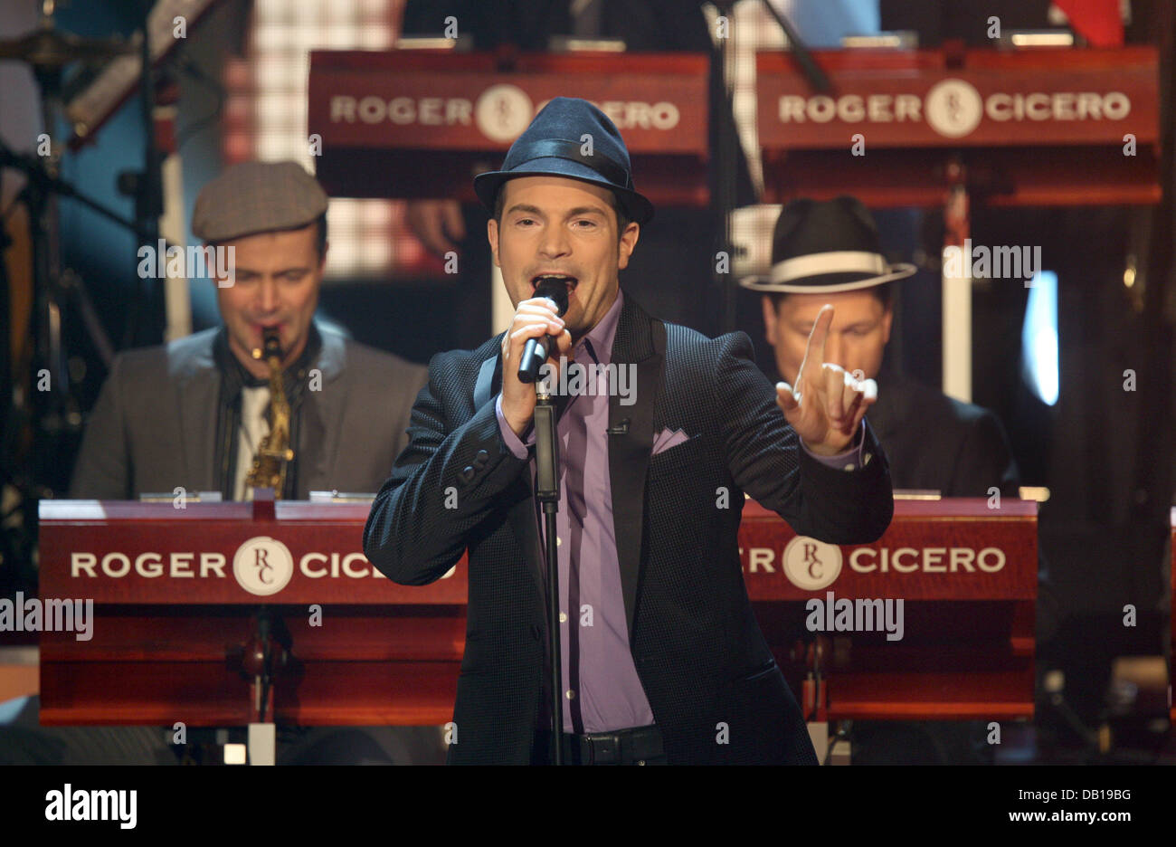 German jazz musician Roger Cicero performs during the recording of ...