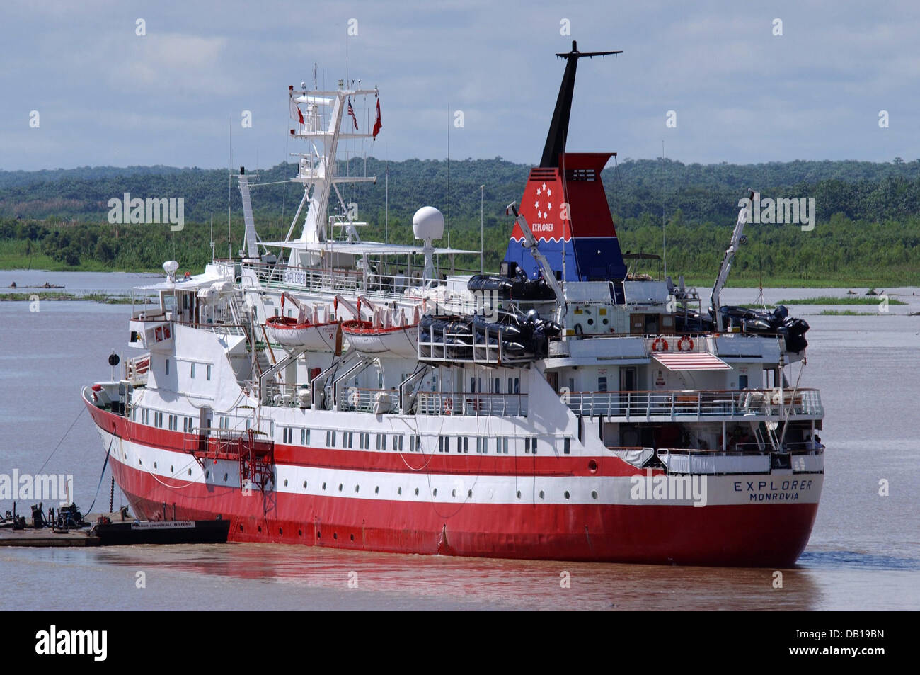 Explorer cruise ship 2007 hi-res stock photography and images - Alamy