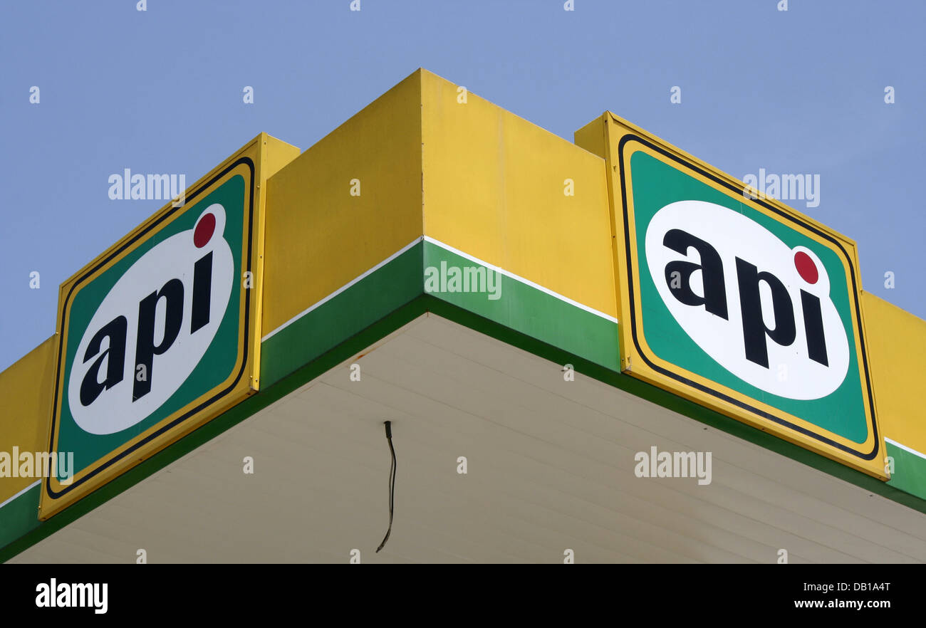 The picture shows the logo of the petrol station 'api' in Italy, 01 ...