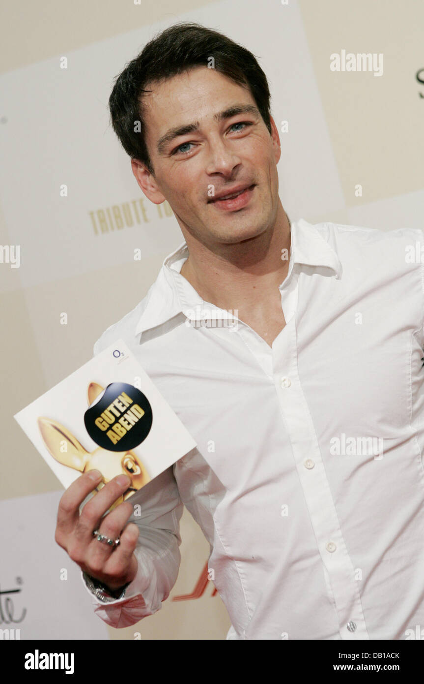 German actor Jan Sosniok poses on the red carpet of the 'Tribute to ...