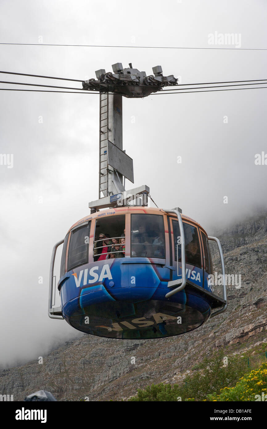 Cable car going cloud hi-res stock photography and images - Alamy