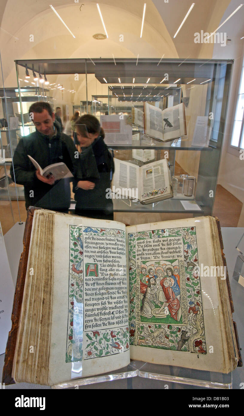 A precious incunabulum is on display at the Duchess Anna Amalia Library ...