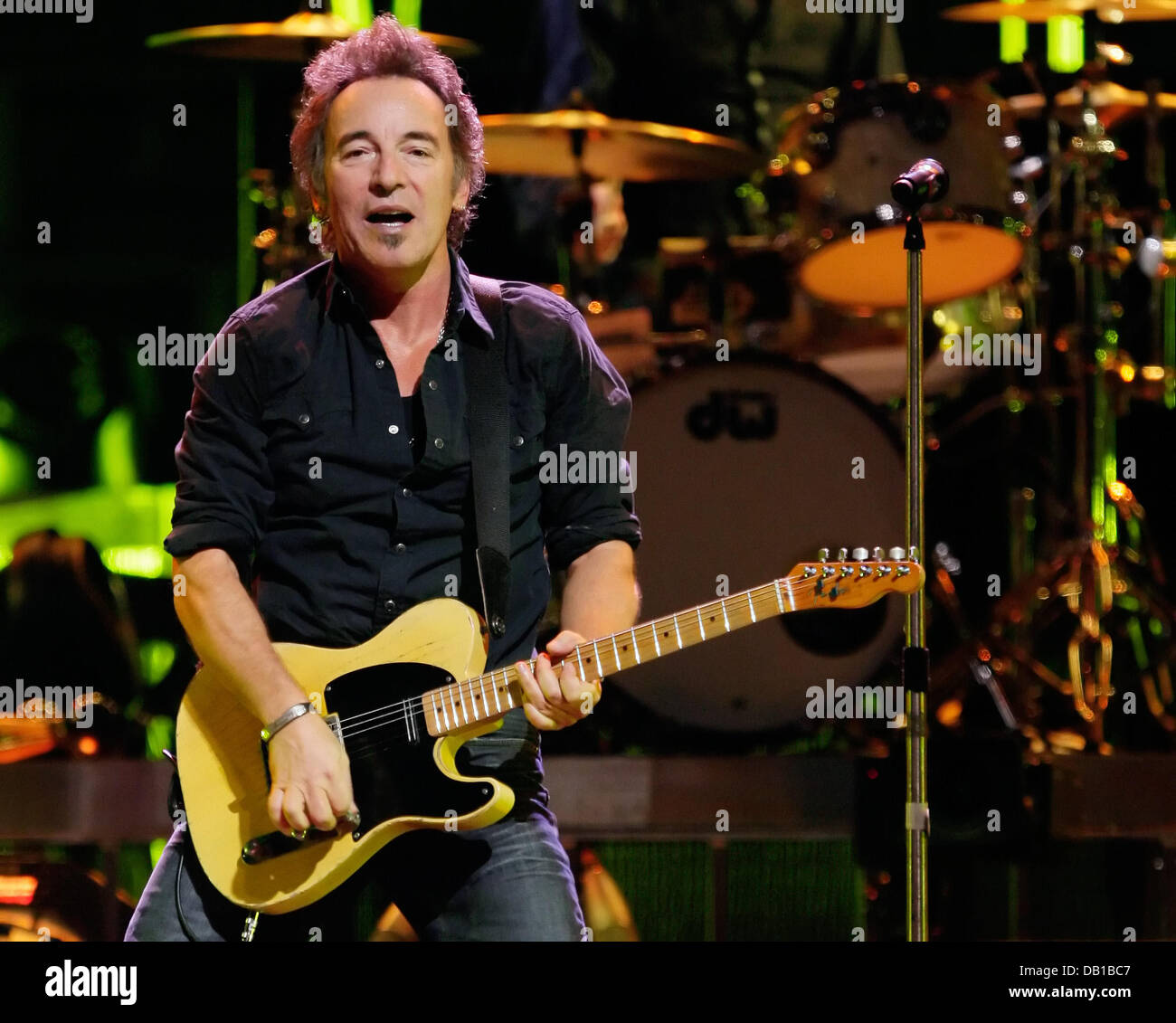 US-American rock singer Bruce Springsteen performs during a tour ...