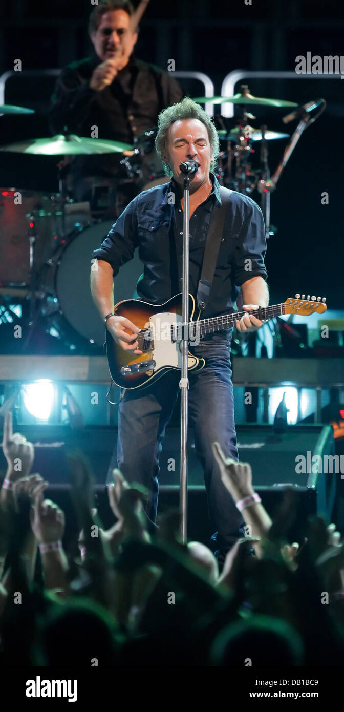 US-American rock singer Bruce Springsteen performs during a tour ...