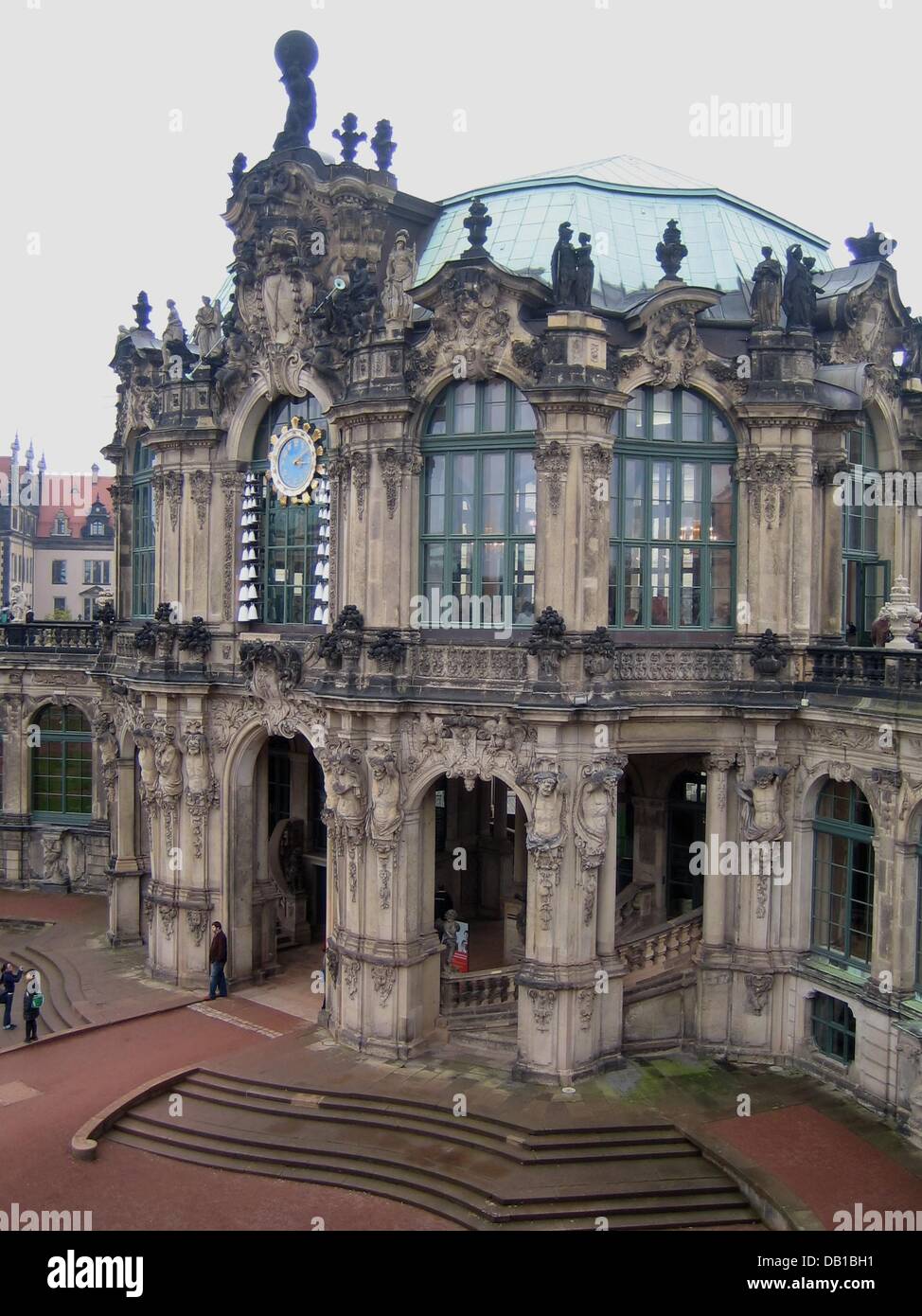 The picture shows the Chime Pavilion at the Zwinger Palace in Dresden ...