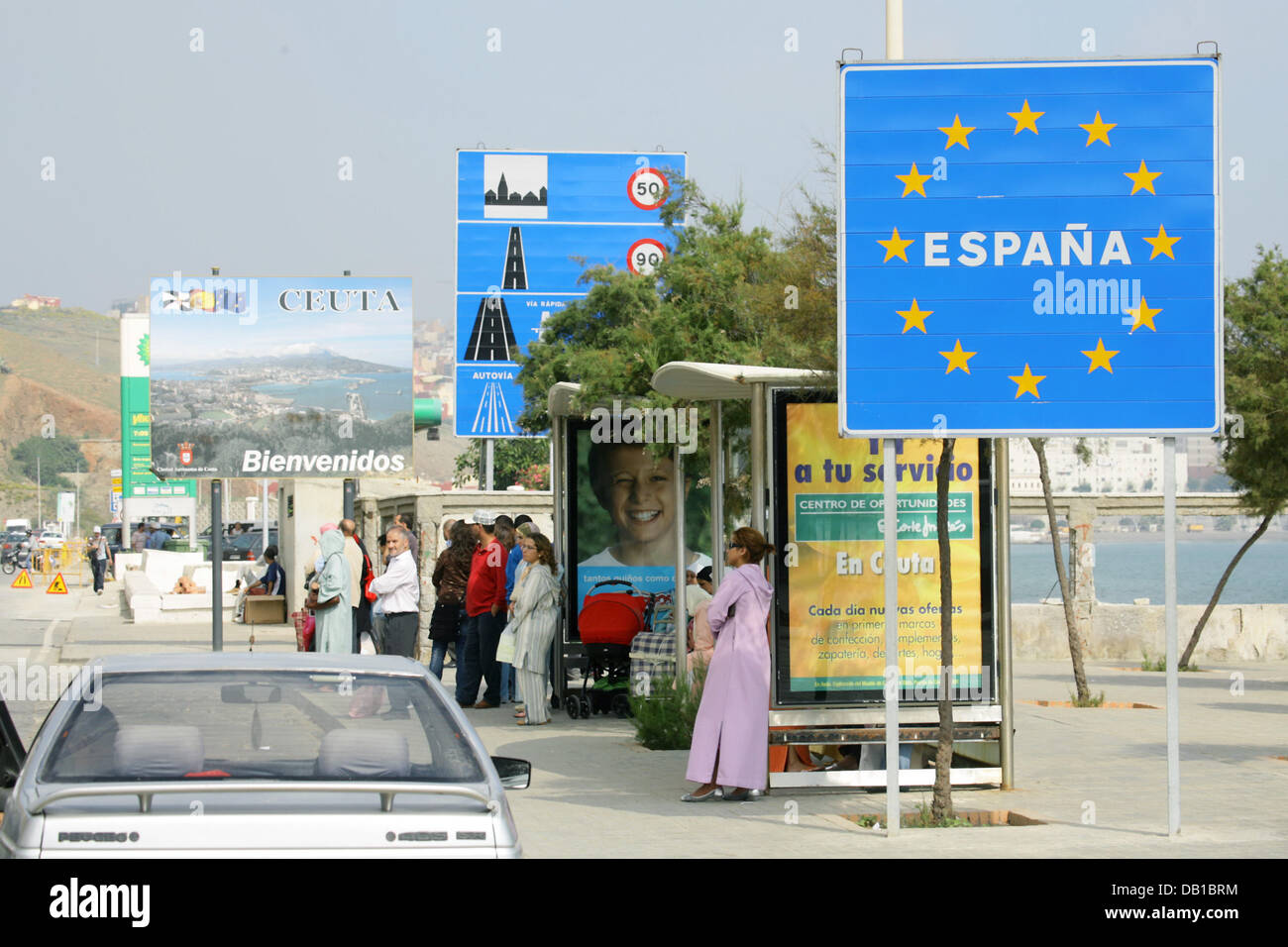 Bus stop sign spanish hi-res stock photography and images - Alamy