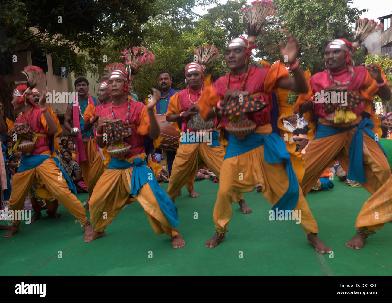 Rhythmic dance movement hi-res stock photography and images - Alamy