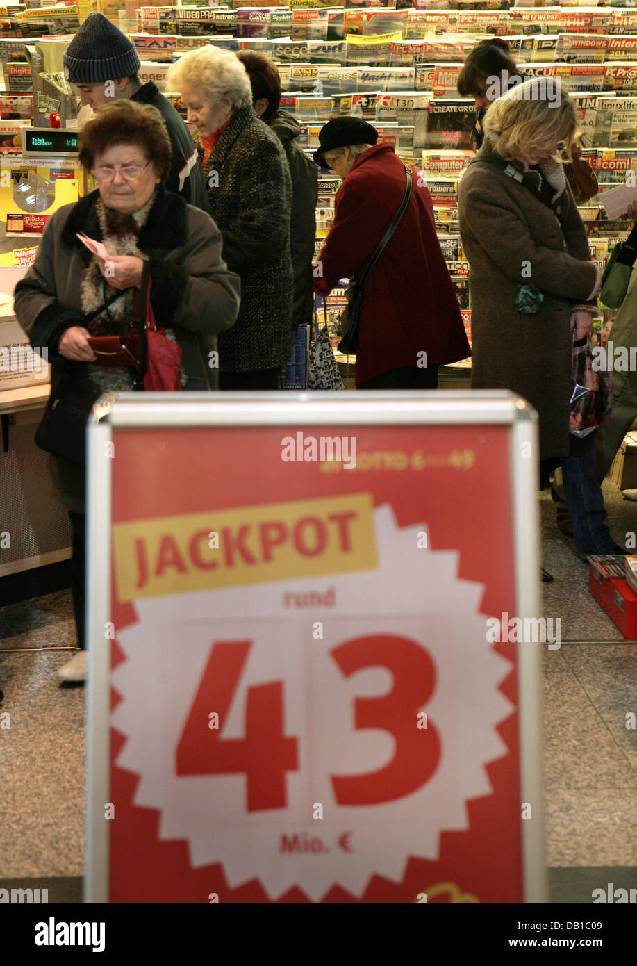 100 tickets hi-res stock photography and images - Alamy