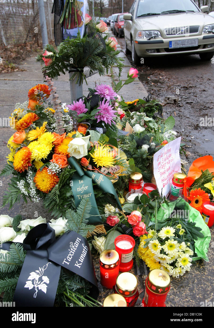 Crime scene flowers hi-res stock photography and images - Alamy