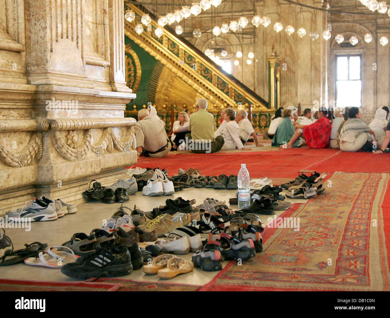 The picture shows the interior of the Mohammed-Ali-mosque in Cairo ...