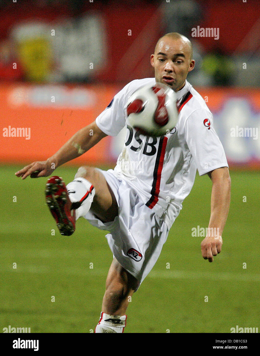 Demy de Zeeuw of Alkmaar is on the ball during the UEFA Cup group A ...